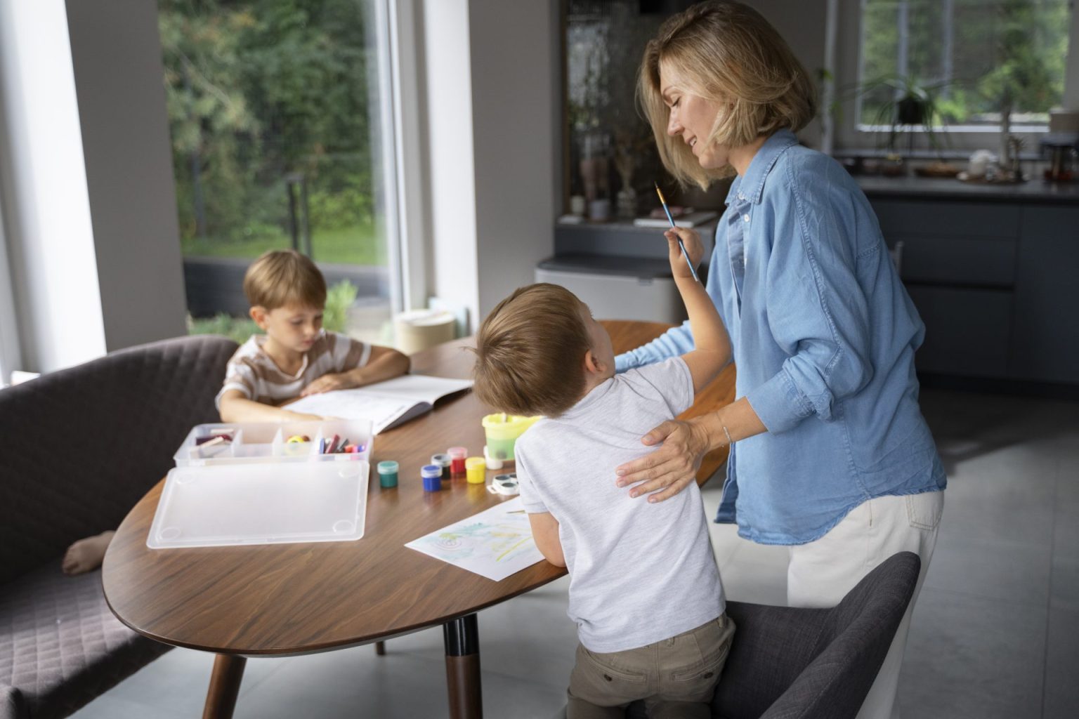 Homeschool Pros and Cons: Is Homeschooling Right for You